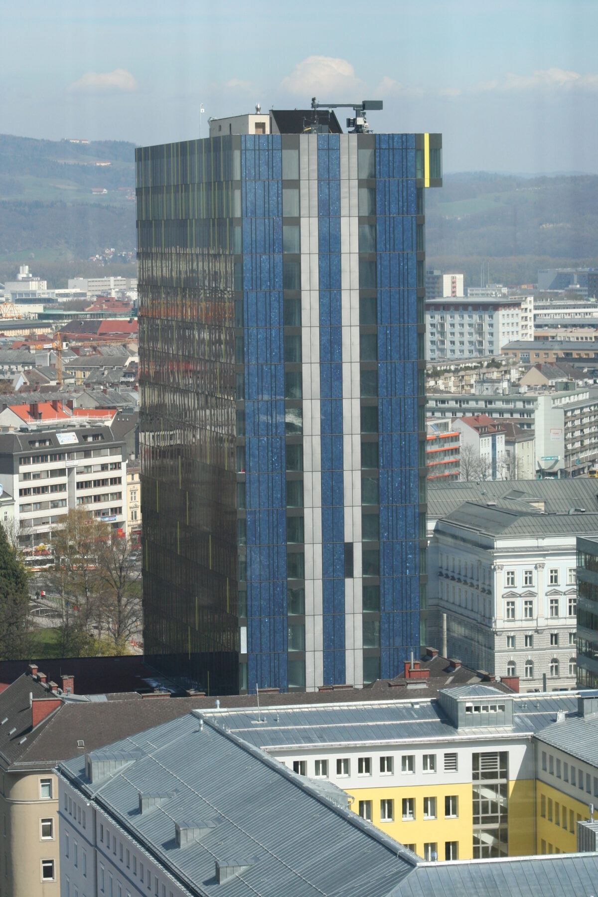 Fassade Power Tower - ertex solar