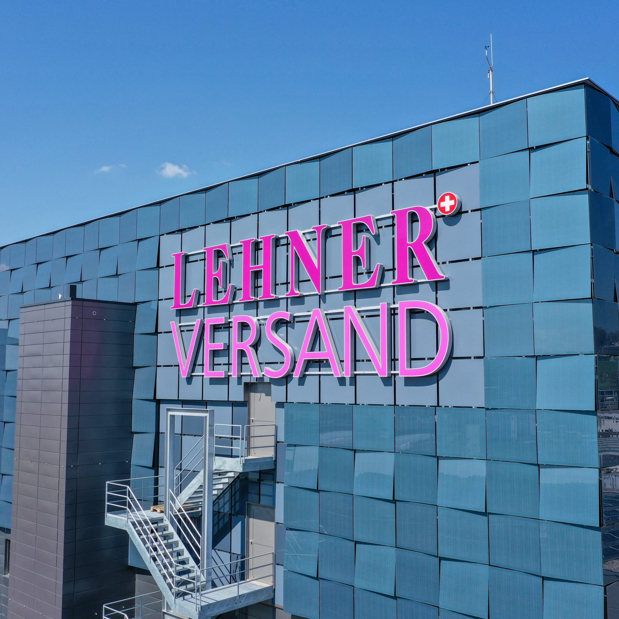 Die SPÖ zu Gast bei ertex solar und eine innovative Versandzentrale